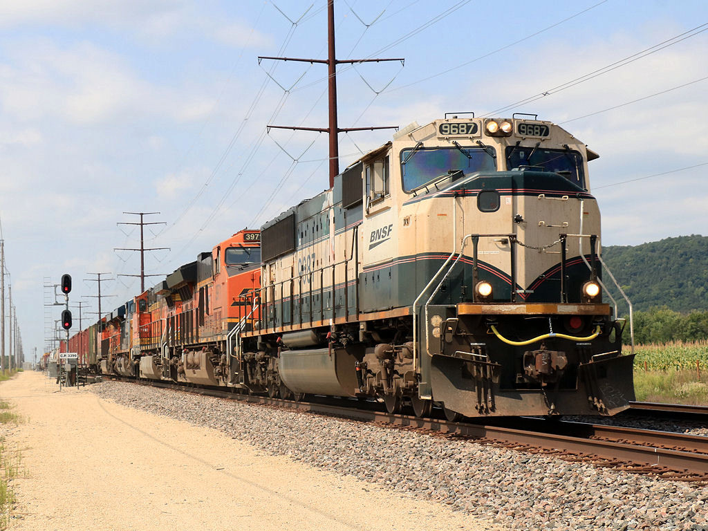 BNSF 9687